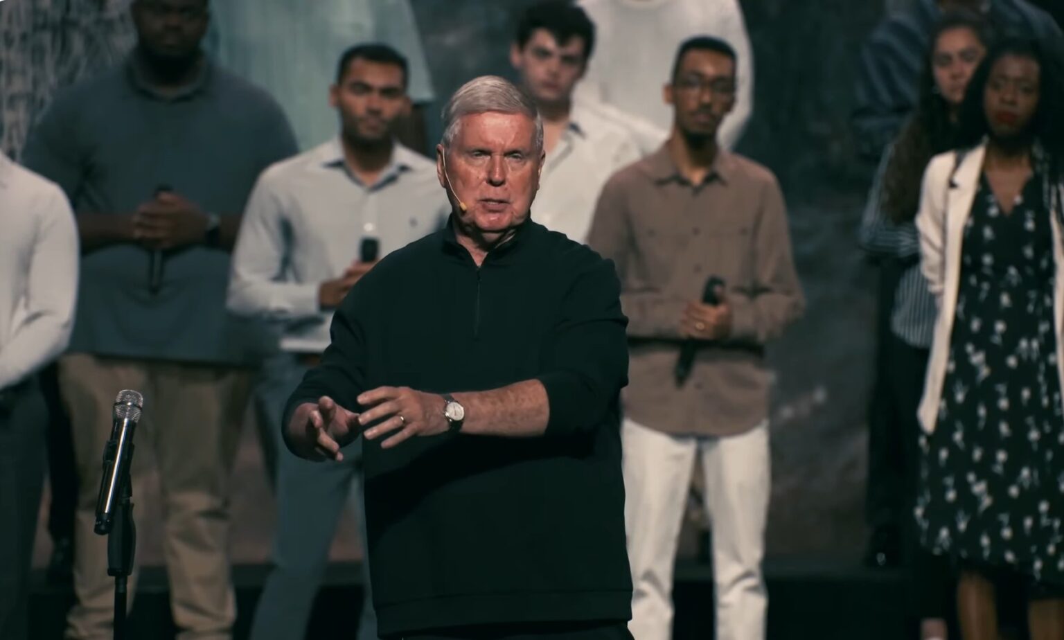 Brooklyn Tabernacle Pastor Jim Cymbala réprimande les chrétiens ...