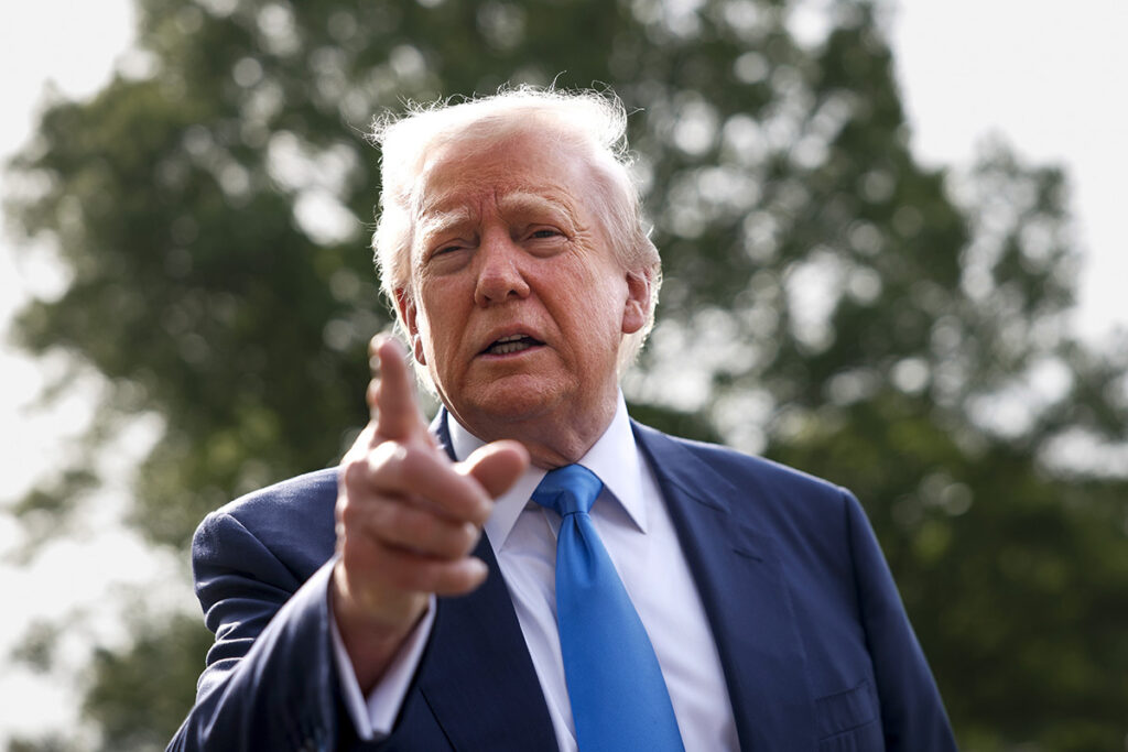 Trump exhorte les électeurs à rejeter le candidat démocrate qui, selon ...
